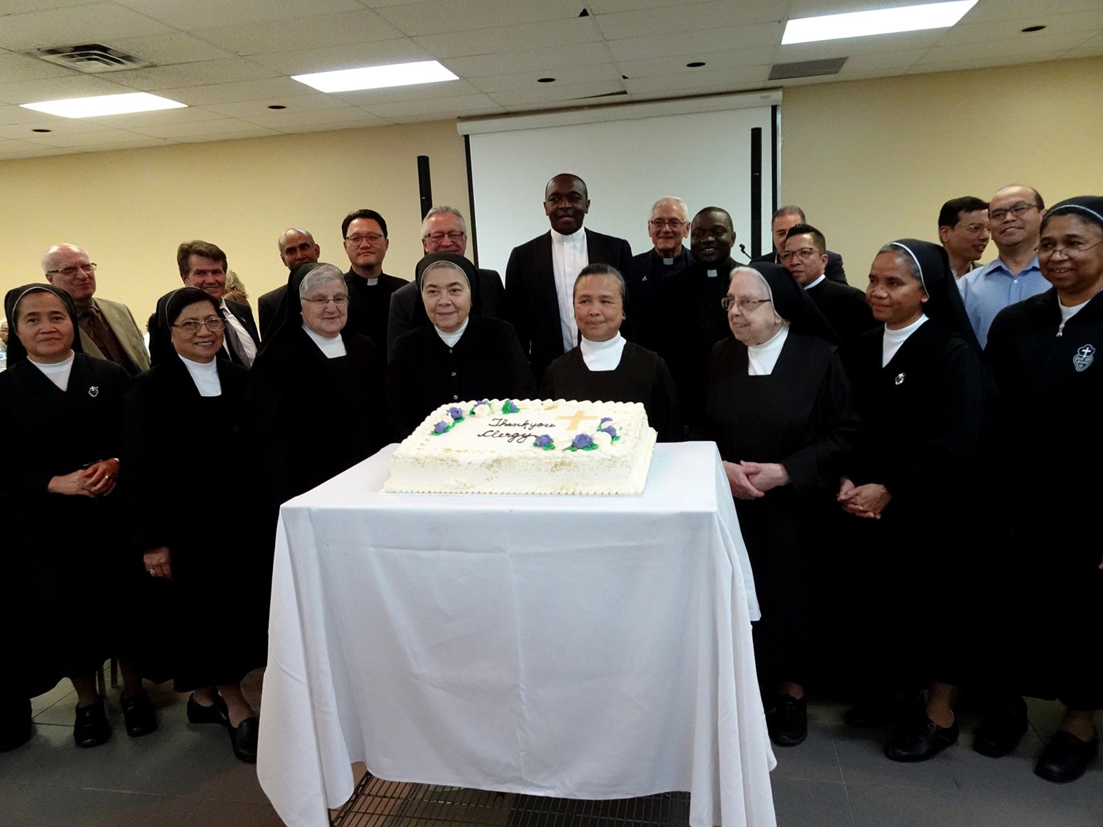 Clergy around the Cake | lazialionline